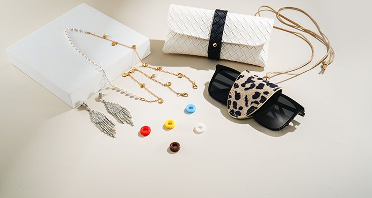 Glasses Accessories – Cases, Chains & More | ZEELOOL